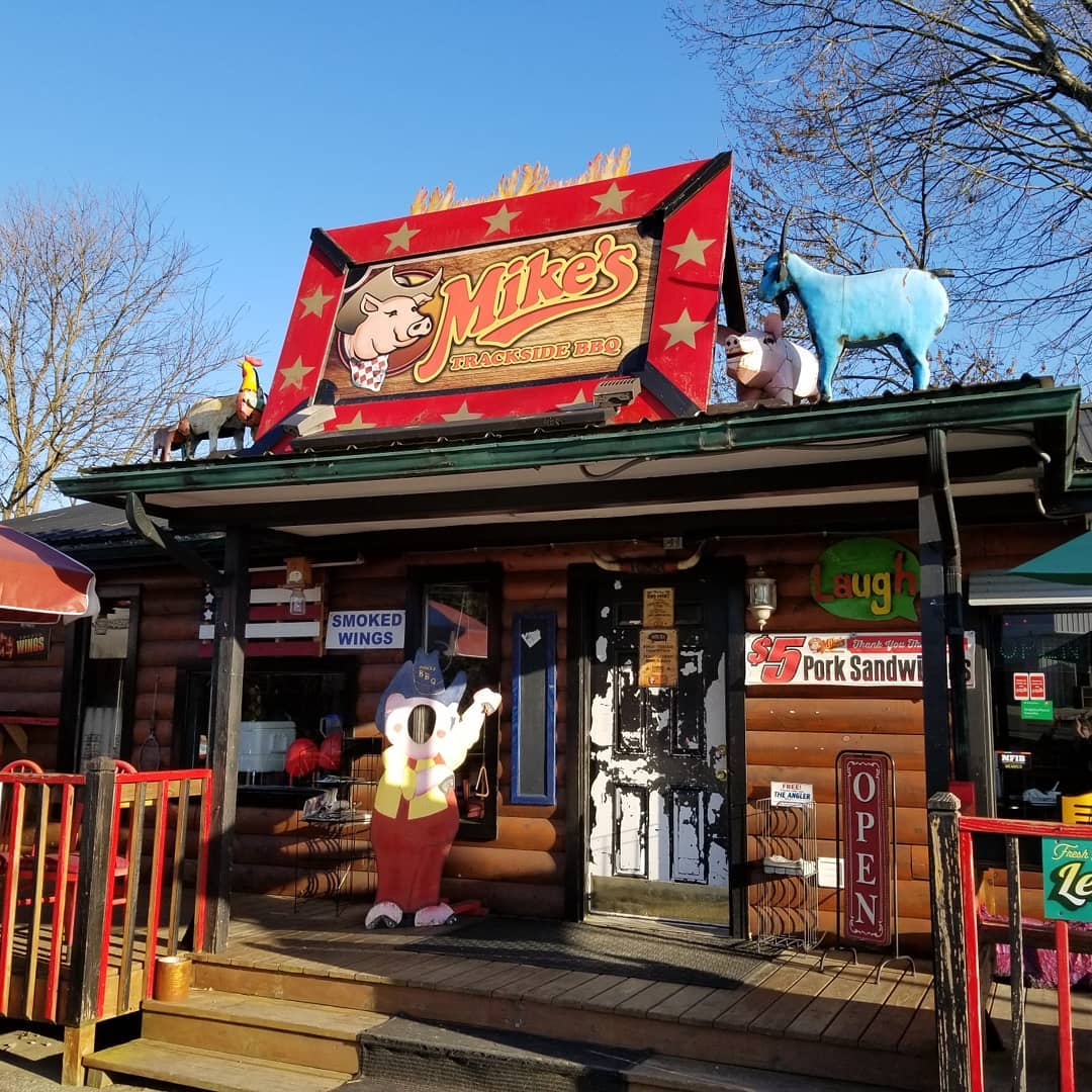 Finding the Best BBQ in North Georgia | Blue Sky Cabin Rentals